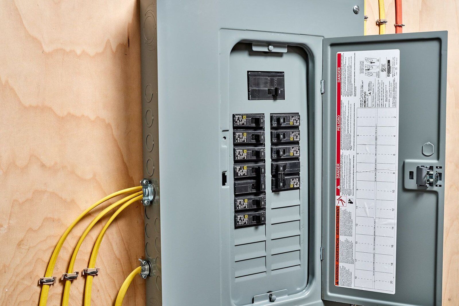 Commercial Electrical Circuit Breaker | Des Electrical